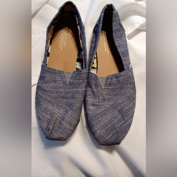 Toms | Shoes | Toms Chambray Canvas Flats | Poshmark